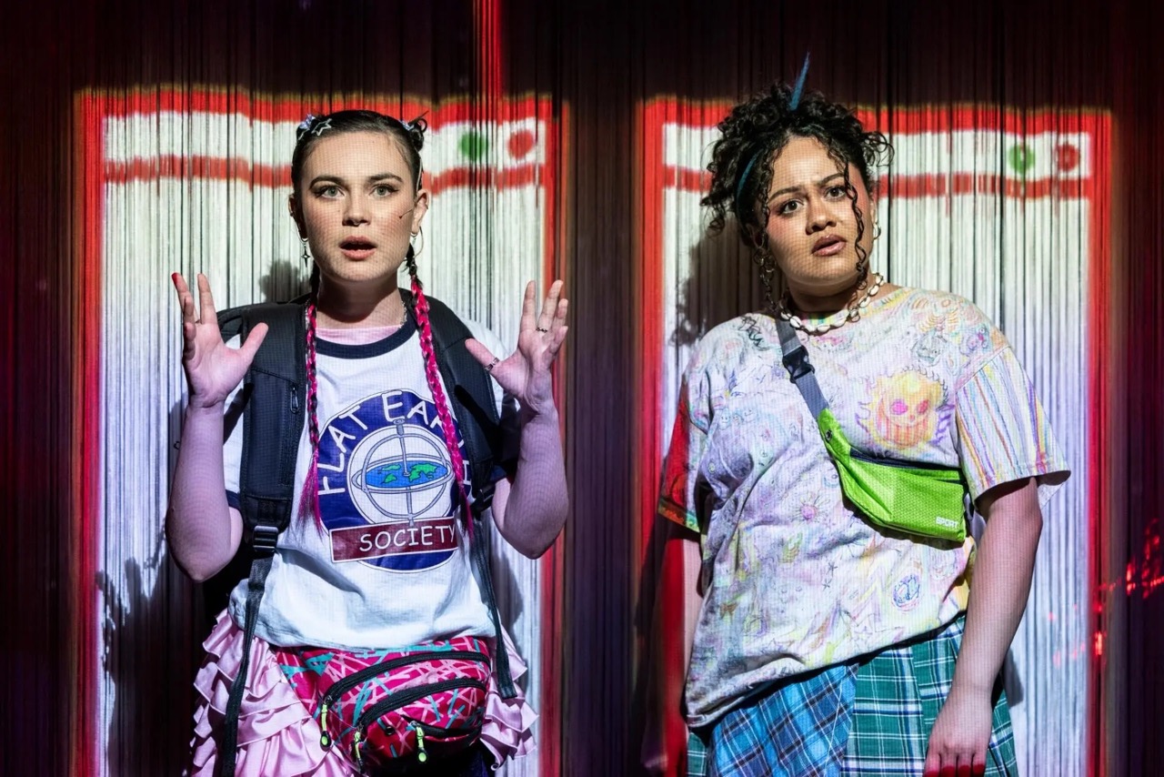 Flat Earthers: The Musical (Griffin/Hayes) ★★½ – Cultural Binge